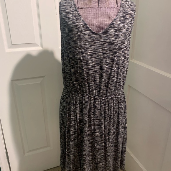 Merona | Dresses | Merona Black And Gray Midi Dress | Poshmark
